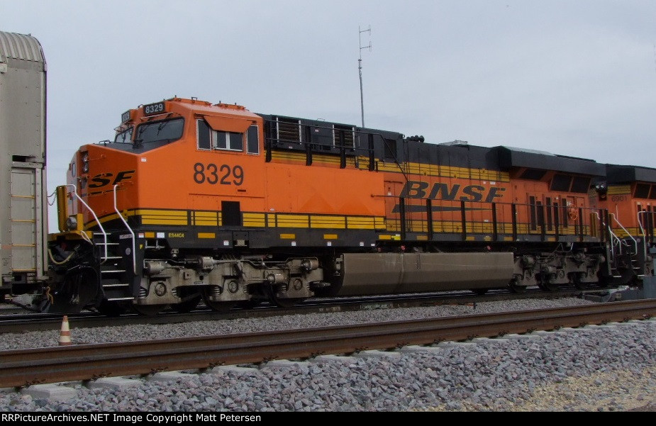 BNSF 8329